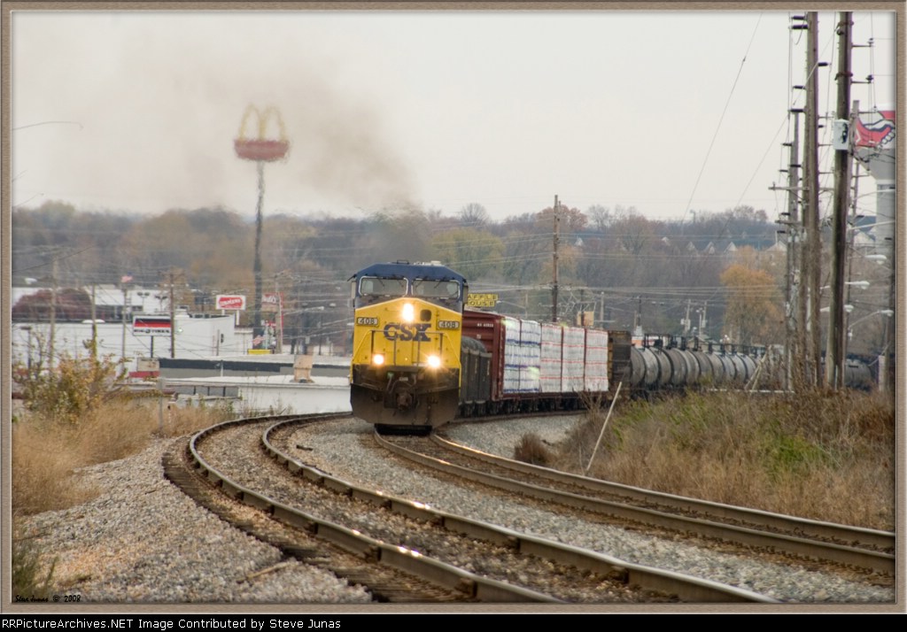 CSX 408 R647 Pulling hard on its little train